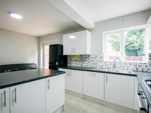 Room at Windrush Grove, Birmingham