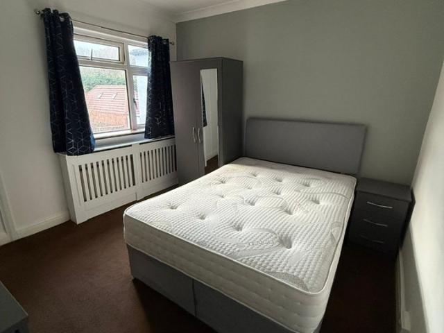 Room at Windsor Drive, Greater London