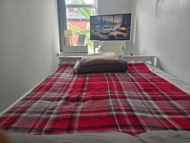 Room at Windsor Street, Manchester