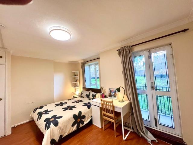 Room at Windsor Street, Greater London