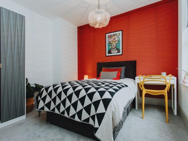 Room at Windsor Street, Rugby