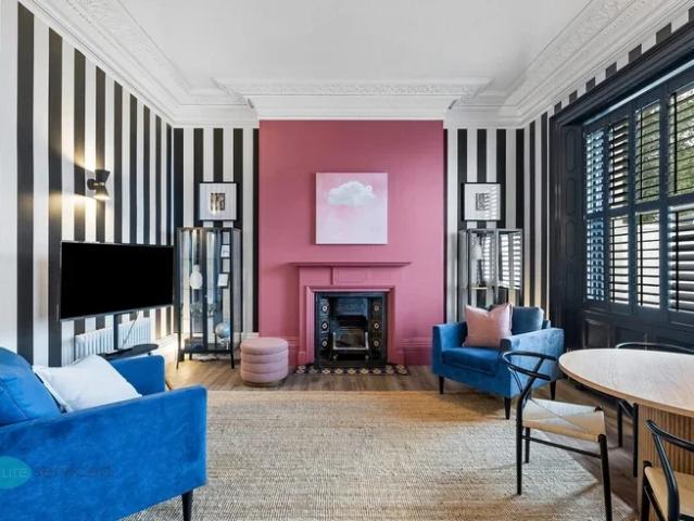 Room at Windsor Place, Plymouth