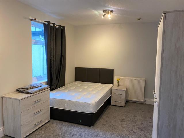 Room at Windsor Road, Torquay