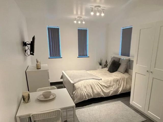 Room at Windsor Road, Greater London