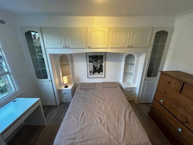 Room at Windsor Road, Greater London