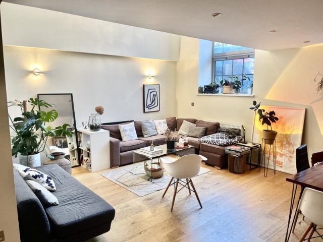 Room at Windsor Road, Greater London