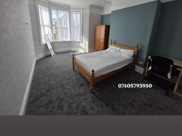 Room at Wingrove Road, Newcastle upon Tyne