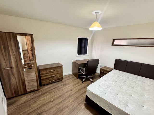 Room at Winifred Avenue, Coventry