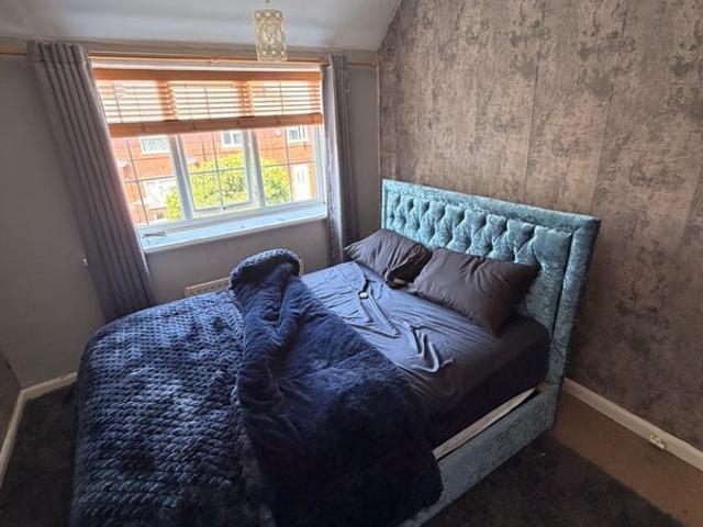 Room at Winrose Grove, Leeds