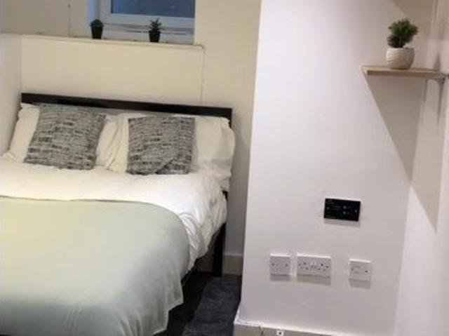 Room at Winston Gardens, Leeds