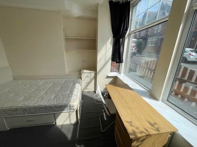 Room at Winston Gardens, Leeds