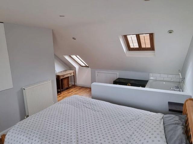 Room at Winslow Road, Greater London