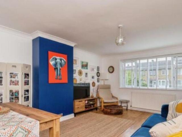Room at Witchards, Basildon