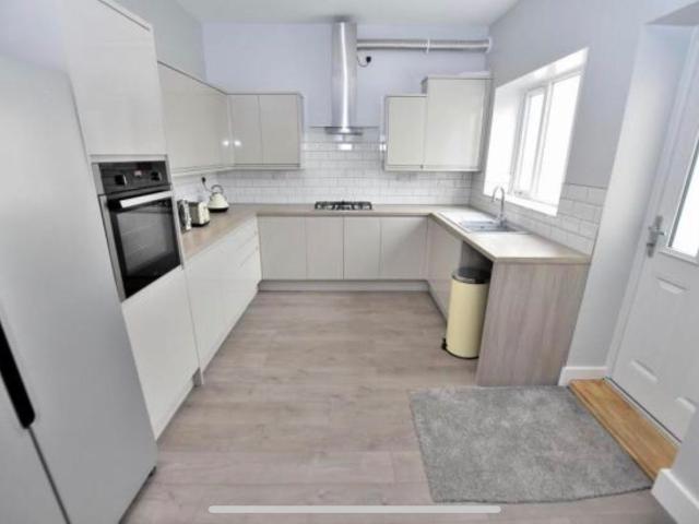 Room at Woden Road, Wolverhampton
