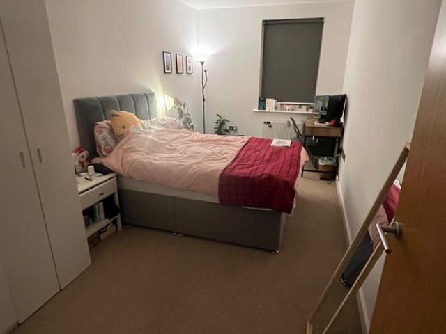 Room at Woodville Gardens, Greater London