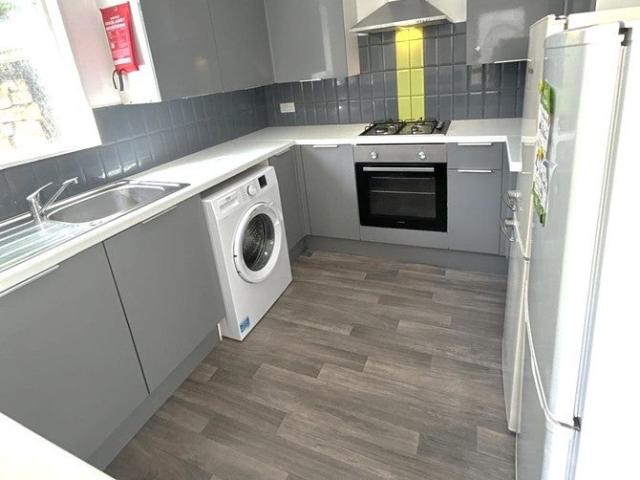 Room at Woodville Road, Cardiff