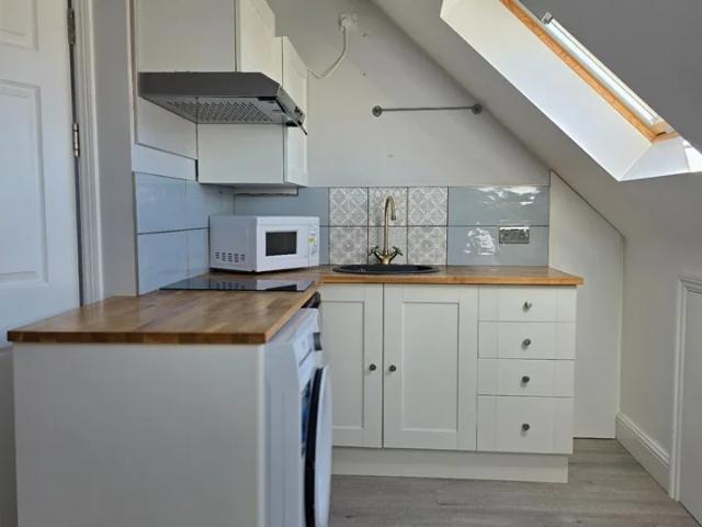 Room at Woodward Road, Greater London