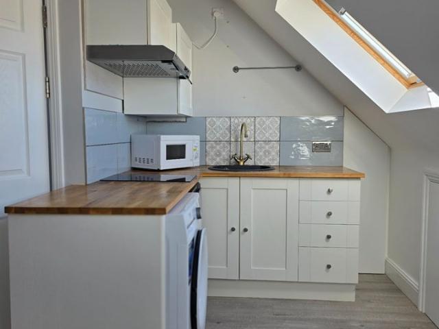 Room at Woodward Road, Greater London