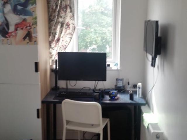 Room at Woodyard Close, Greater London