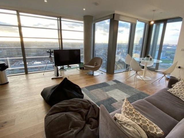 Room at Wood Lane, Greater London