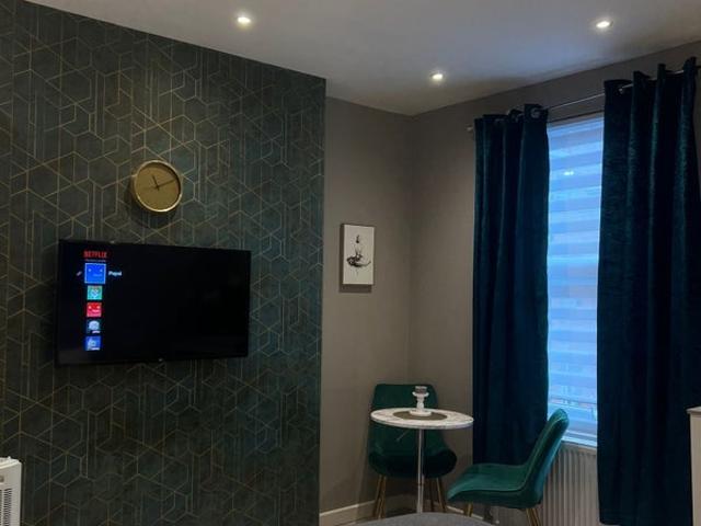 Room at Wood Lane, Greater London