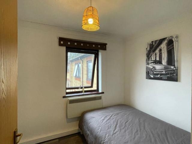 Room at Wood Street, Greater London