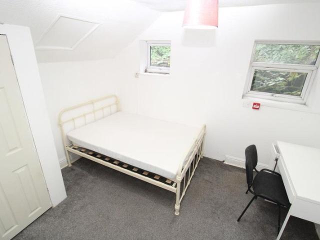 Room at Wood Road, Pontypridd