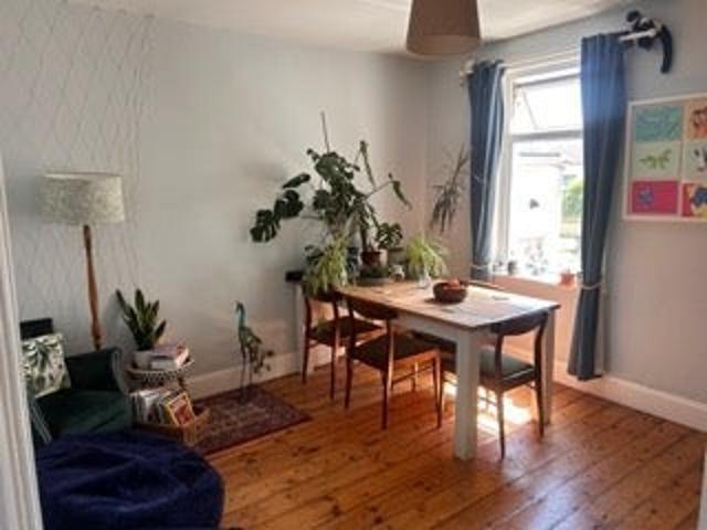 Room at Woodbine Road, Bristol