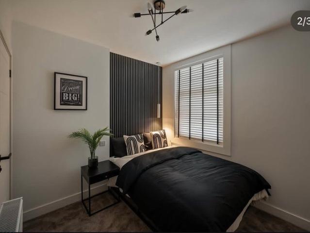 Room at Woodborough Road, Nottingham