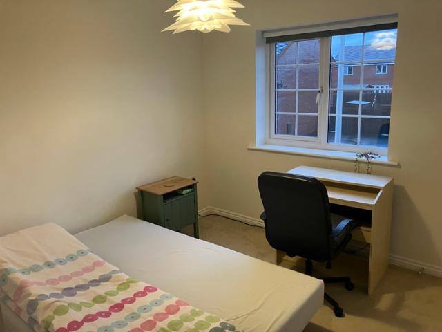 Room at Woodchester Drive, Stratford on Avon