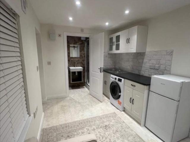 Room at Woodcock Dell Avenue, Greater London