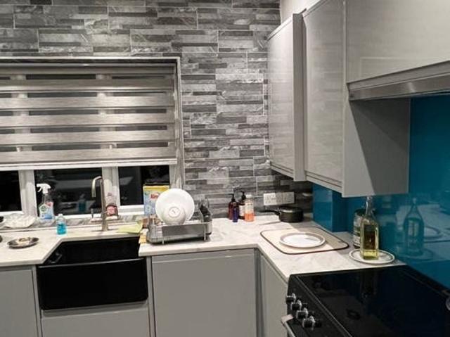 Room at Woodcote Grove Road, Greater London