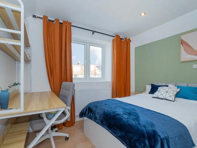 Room at Woodcote Side, Epsom and Ewell