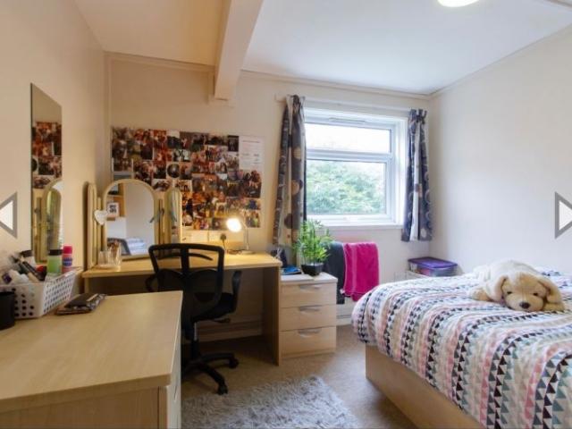Room at Woodcroft Avenue, Birmingham