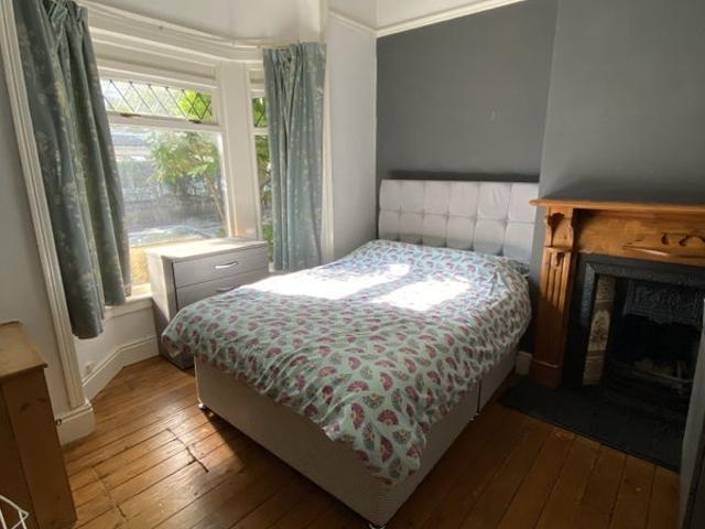 Room at Woodend Road, Birmingham