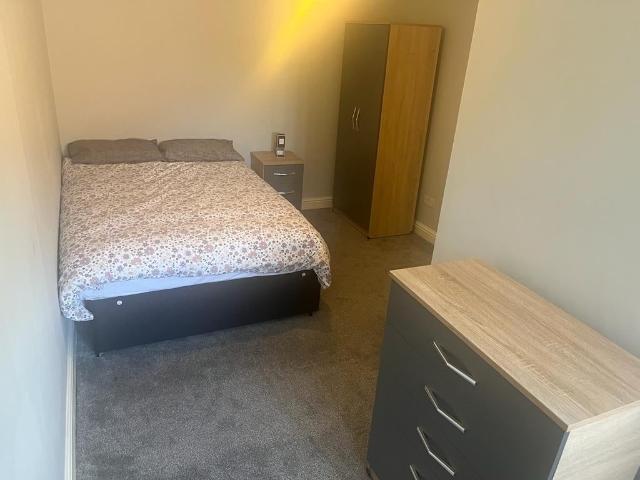 Room at Woodgate Gardens, Birmingham