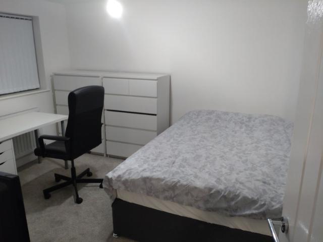 Room at Woodland Avenue, Dudley