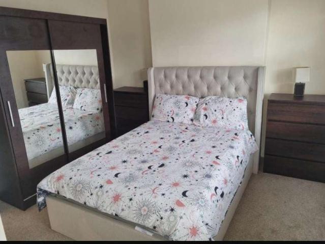 Room at Woodland Road, Greater London
