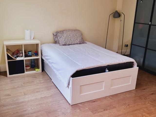 Room at Woodland Road, Greater London