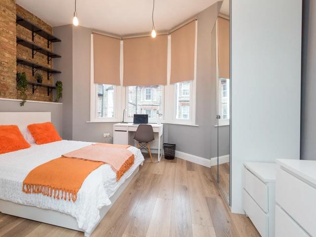 Room at Woodland Road, Greater London