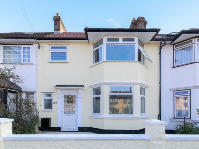 Room at Woodland Way, Greater London