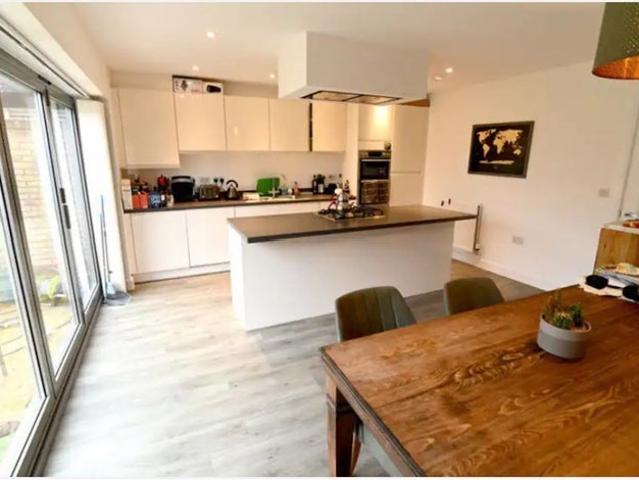 Room at Woodland Way, Harlow