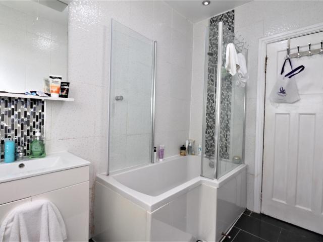 Room at Woodleigh Avenue, Birmingham
