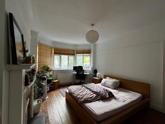 Room at Woodleigh Gardens, Greater London