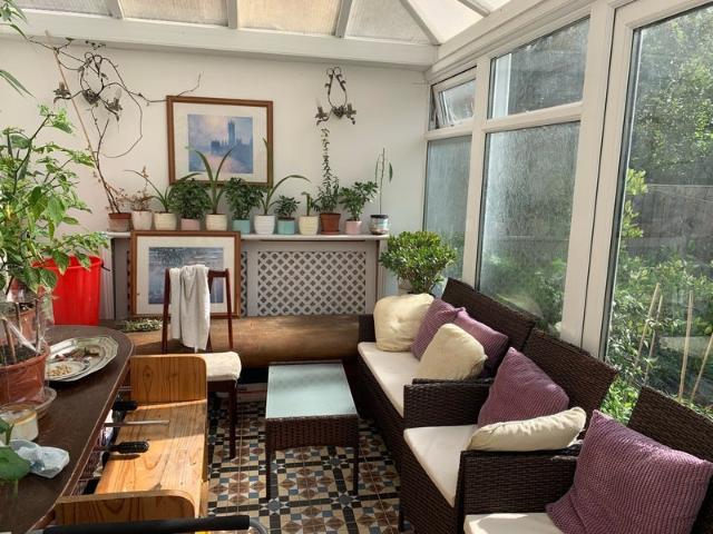Room at Wood's Road, Greater London