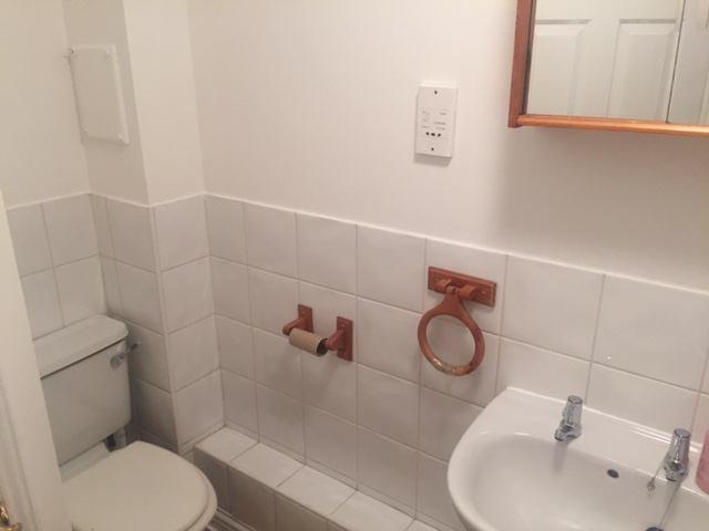 Room at Wood's Road, Greater London
