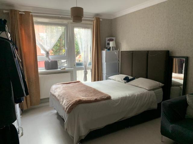 Room at Woodseer Street, Greater London