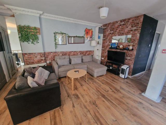 Room at Woodseer Street, Greater London