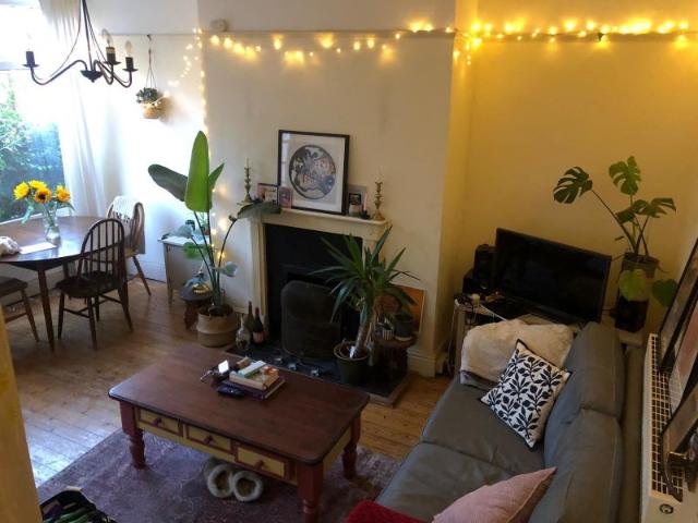 Room at Woodside Place, Leeds