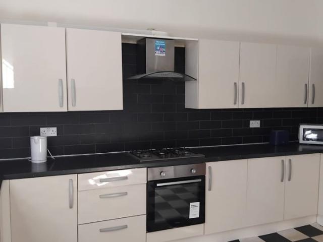 Room at Woodsley Road, Leeds